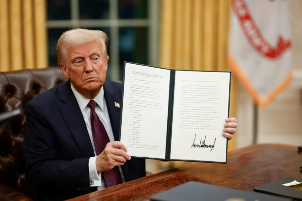 Trump Signs Executive Order to Put Feds in Charge of LA Wildfire ...